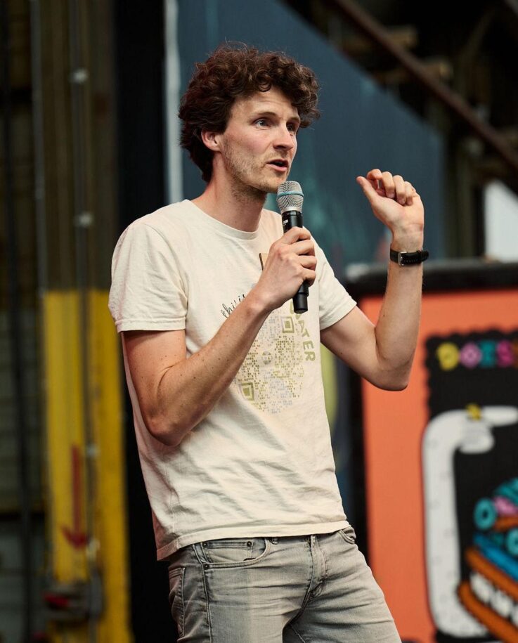 Saving Lives and Jeans: World record attempt, the story of Vincent van ...